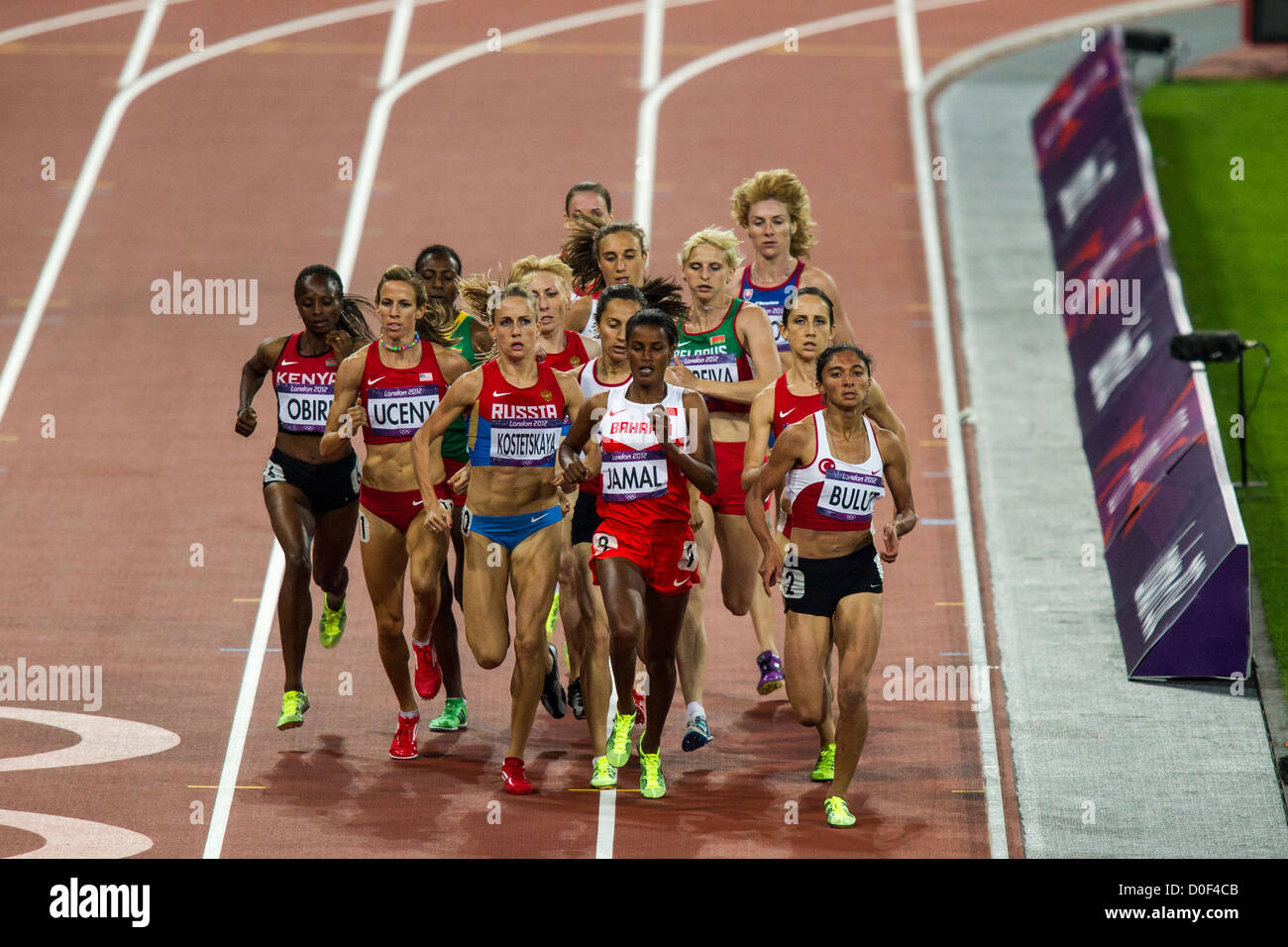 Gamze bulut Banque de photographies et d’images à haute résolution - Alamy