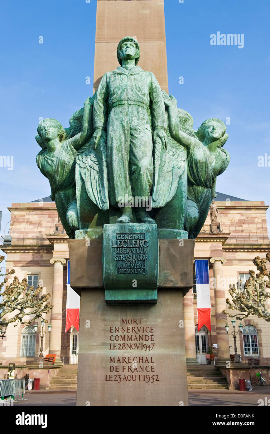 France, Alsace, Strasbourg, statue du Général Leclerc Photo Stock - Alamy