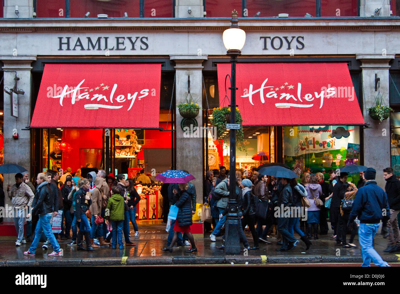 Hamleys londres Banque de photographies et d’images à haute résolution - Alamy