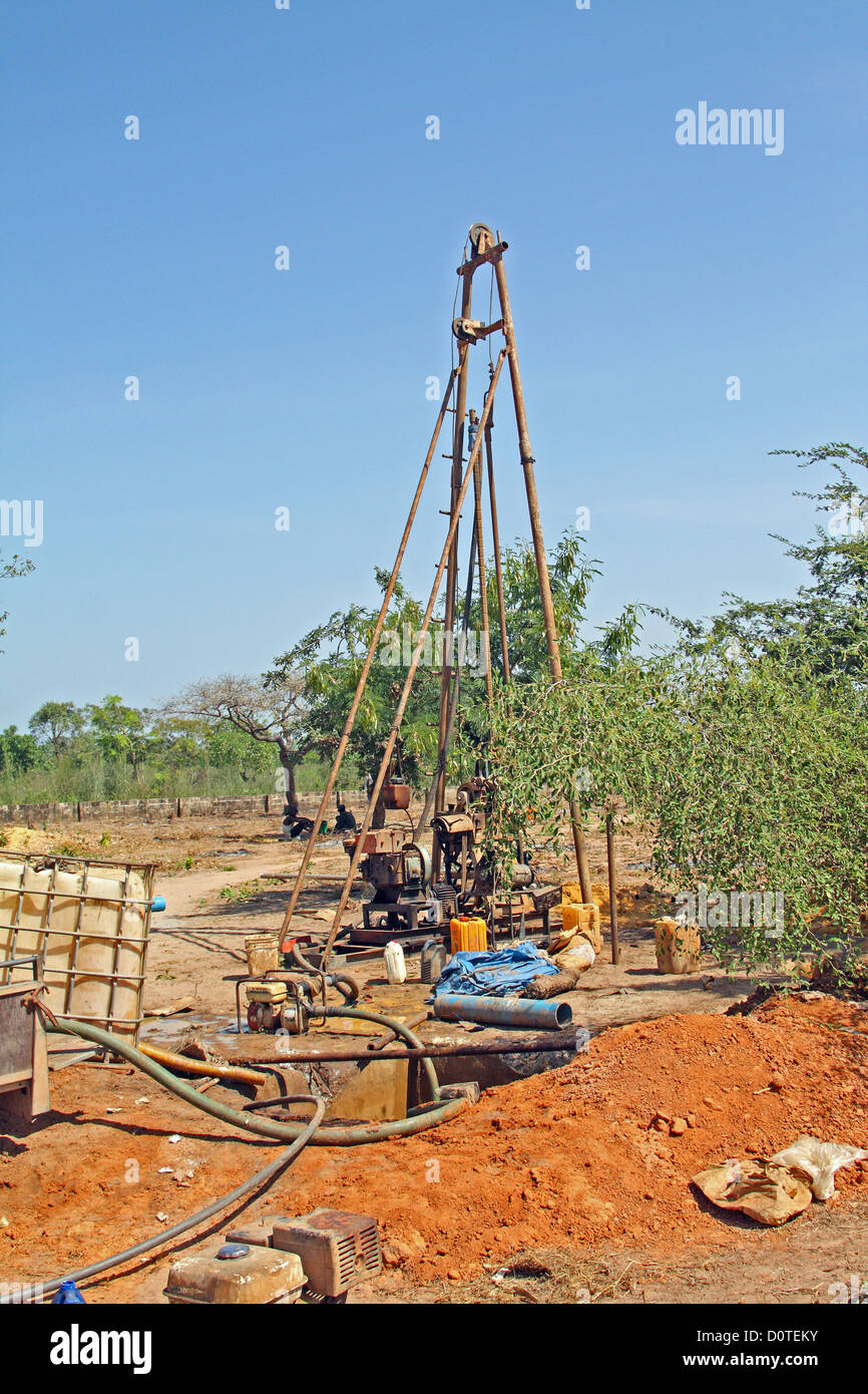 Eau potable forage afrique Banque de photographies et d’images à haute ...