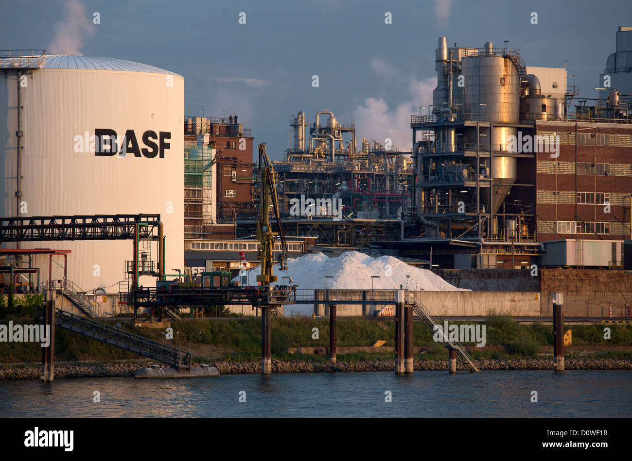 Basf And Ludwigshafen Banque d'image et photos - Alamy