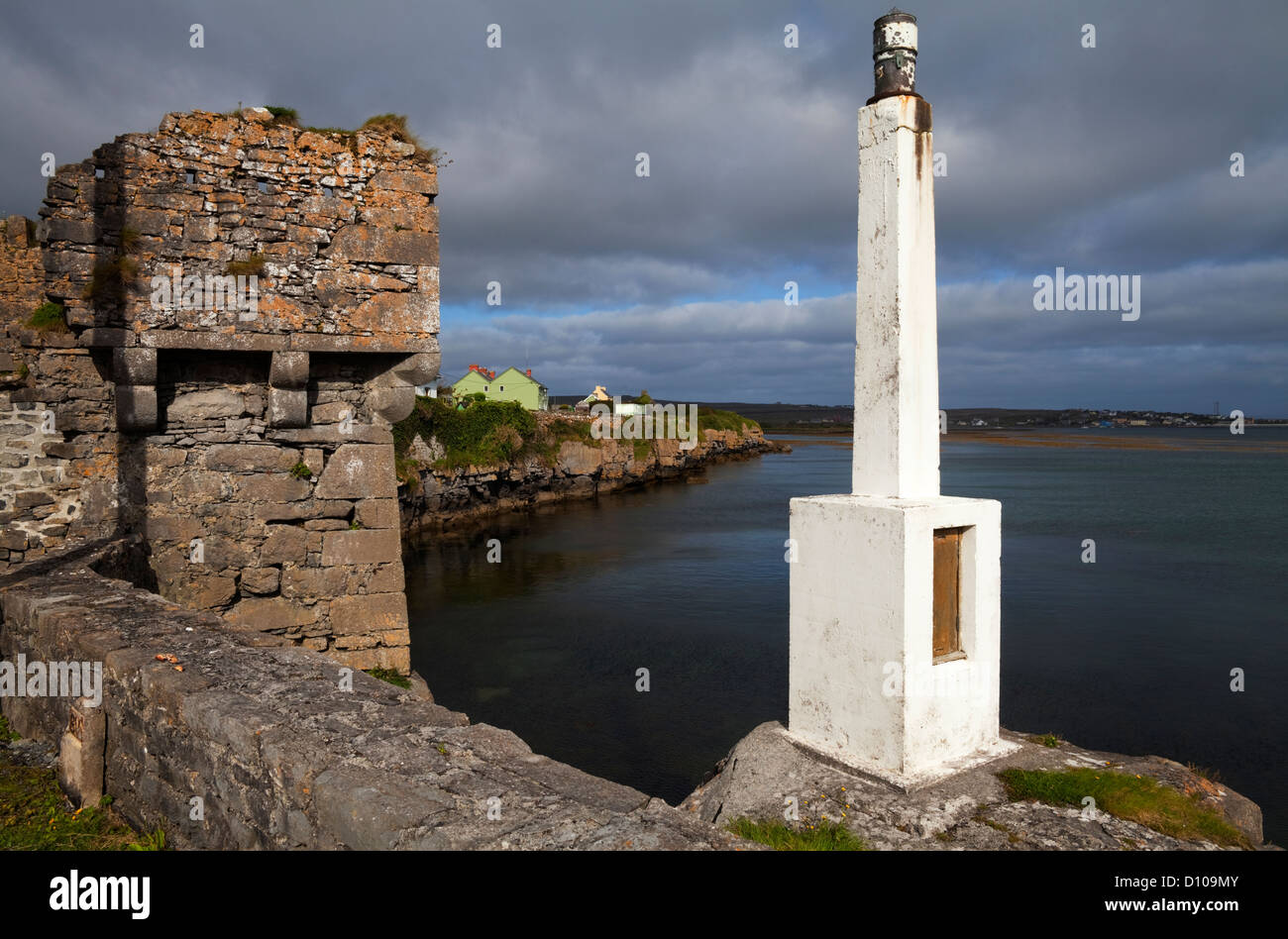 Ancien fort voie atlantique sauvage Banque de photographies et d’images ...