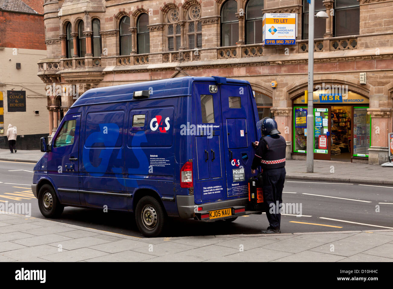 G4s security man Banque de photographies et d’images à haute résolution ...