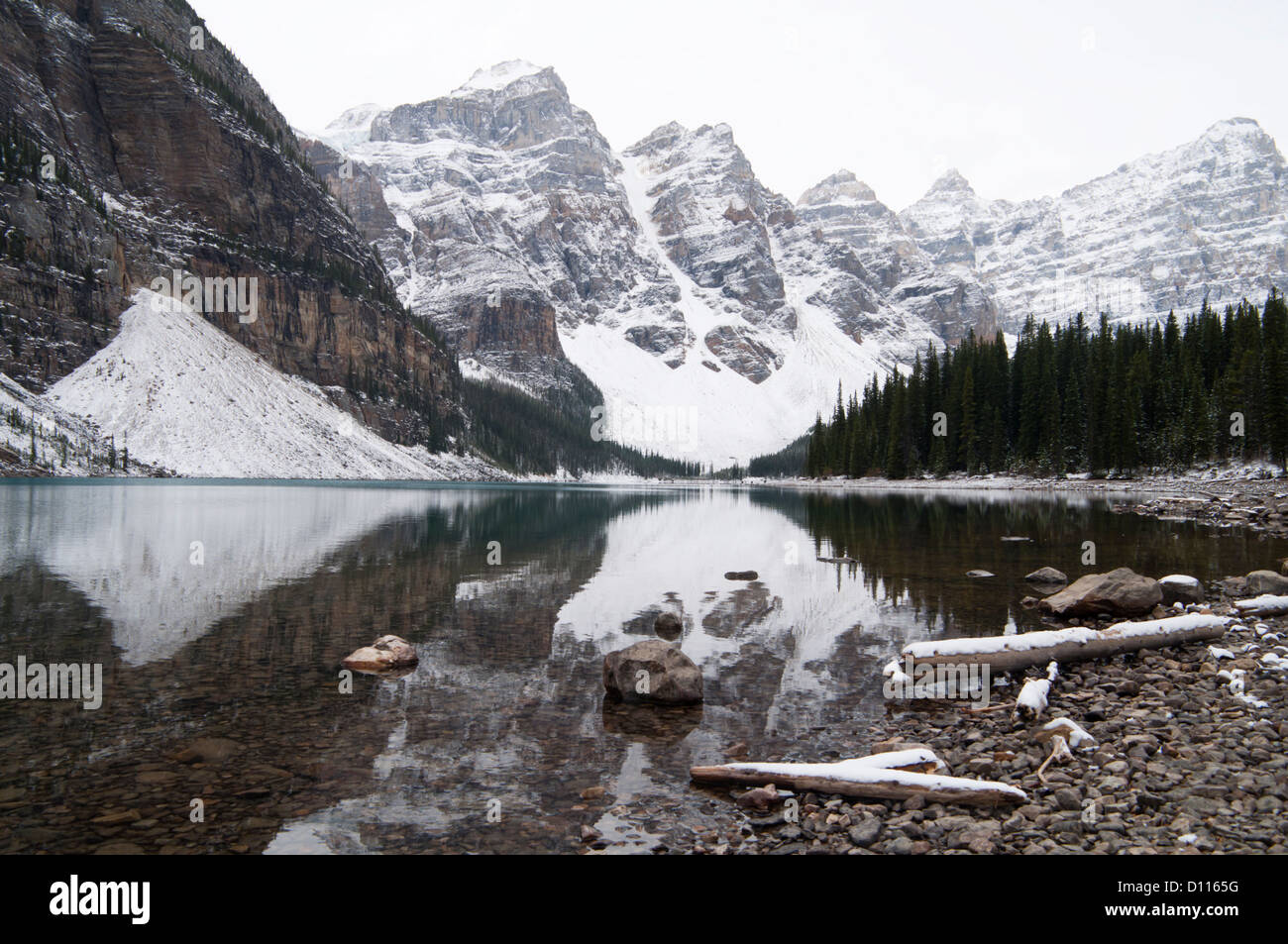 Lac moraine canada Banque de photographies et d’images à haute résolution - Alamy