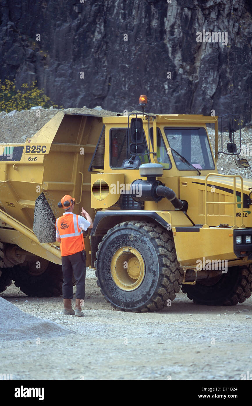 Bell articulated dumper Banque de photographies et d’images à haute ...