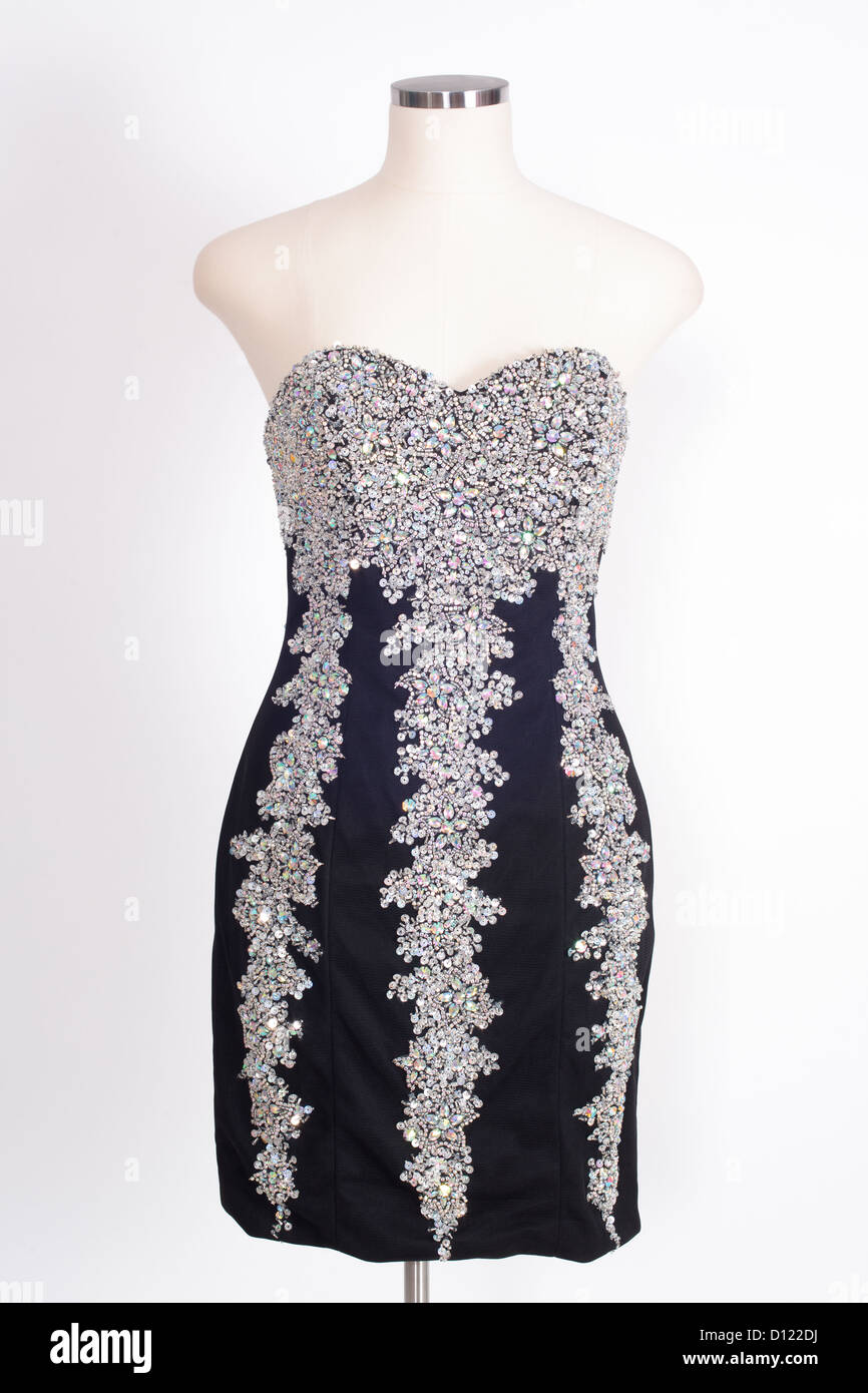 Robe blanche femme s'habille sur mannequin Banque de photographies et d ...