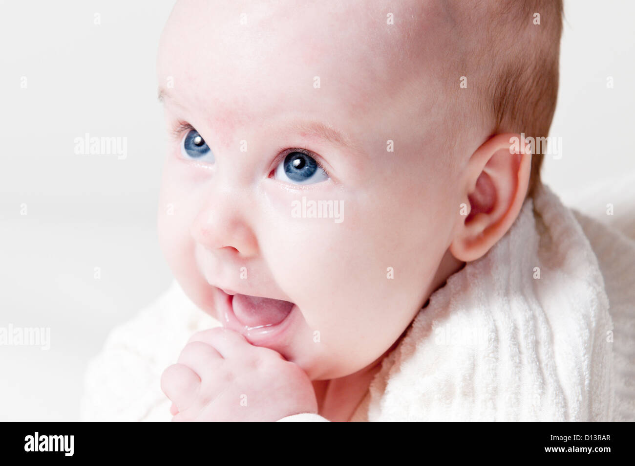 4 mois Banque de photographies et d’images à haute résolution - Alamy