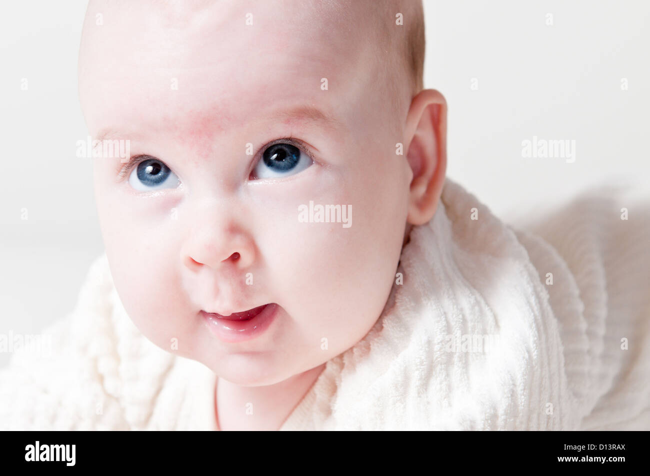 4 mois Banque de photographies et d’images à haute résolution - Alamy