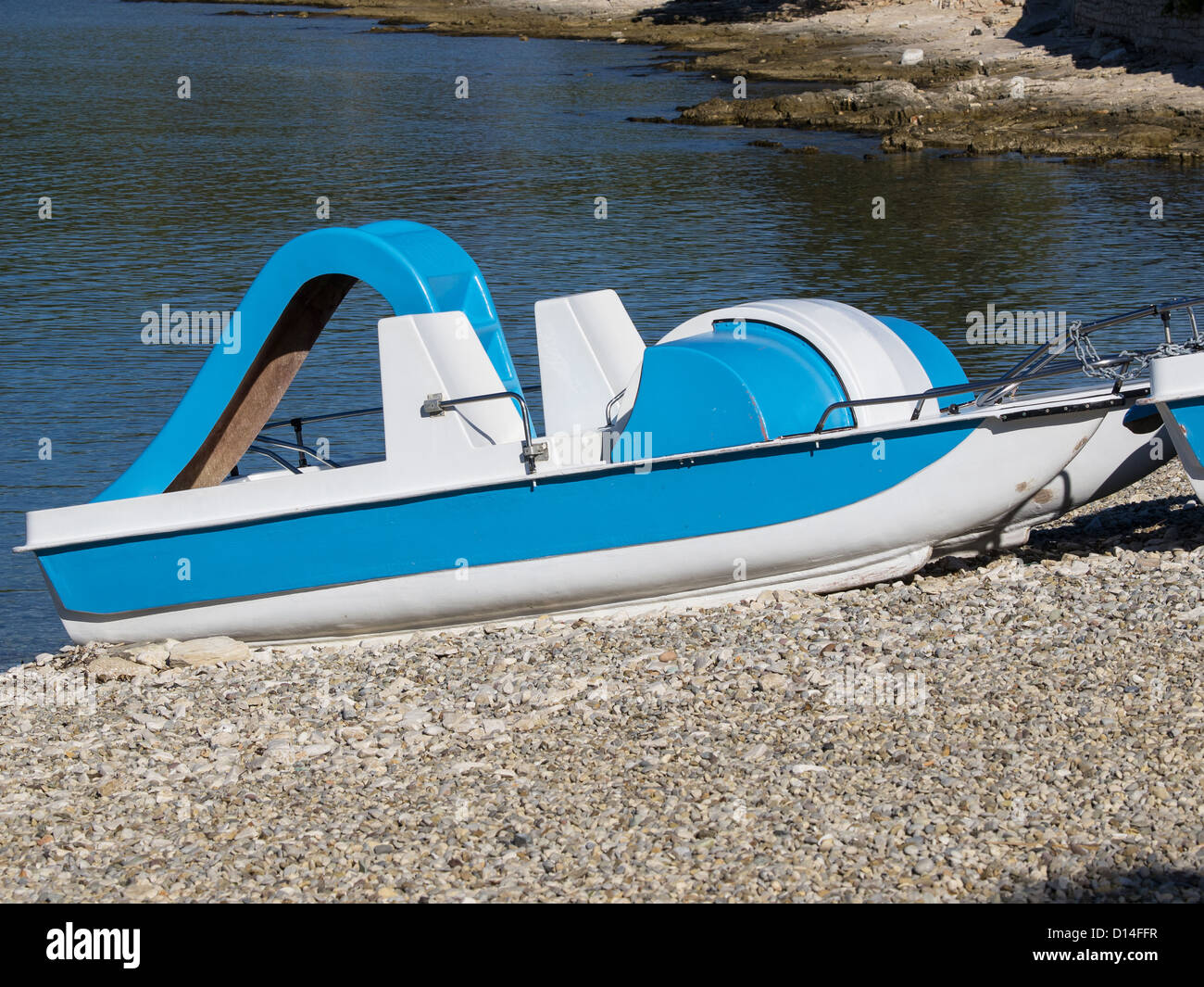 Pedalo boat Banque de photographies et d’images à haute résolution - Alamy