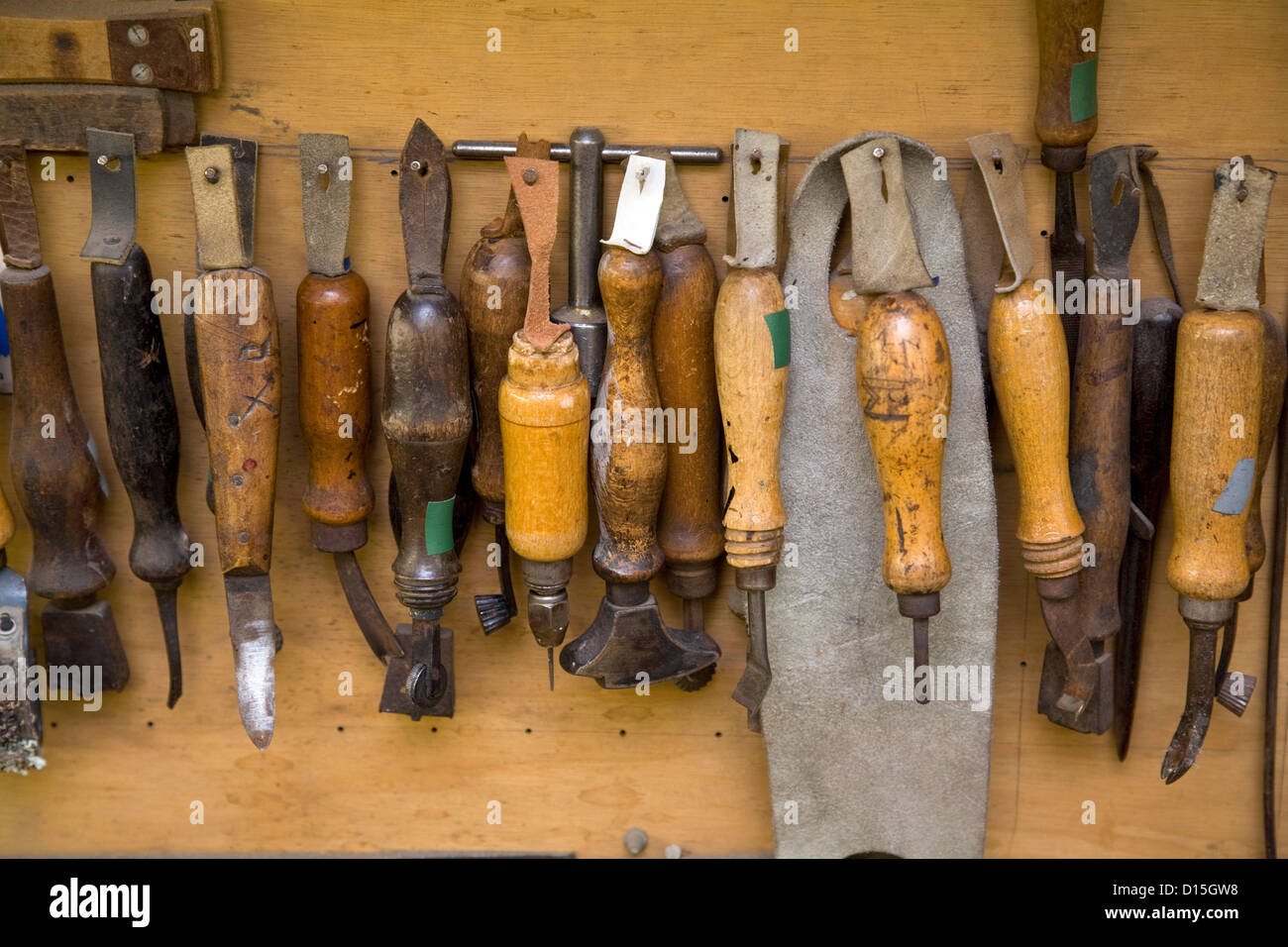 Outils De Cordonnier Banque d'image et photos - Alamy
