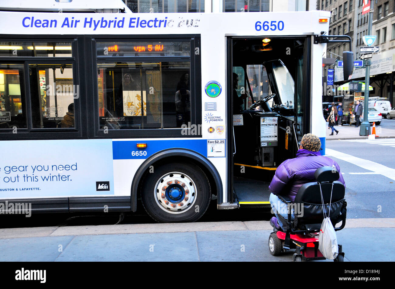 Transport public new york city m4 mta bus Banque de photographies et d ...