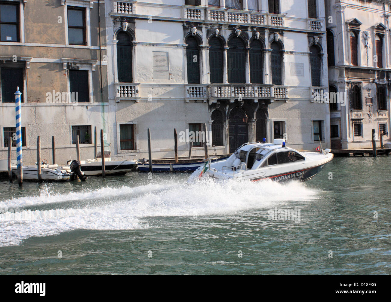 Carabinieri venice Banque de photographies et d’images à haute ...