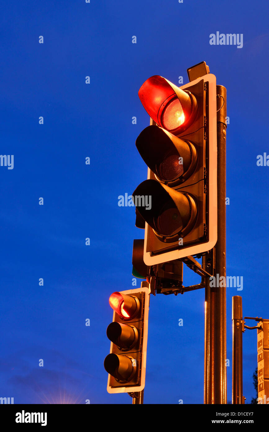 Feux de signalisation rouges Banque de photographies et d’images à ...