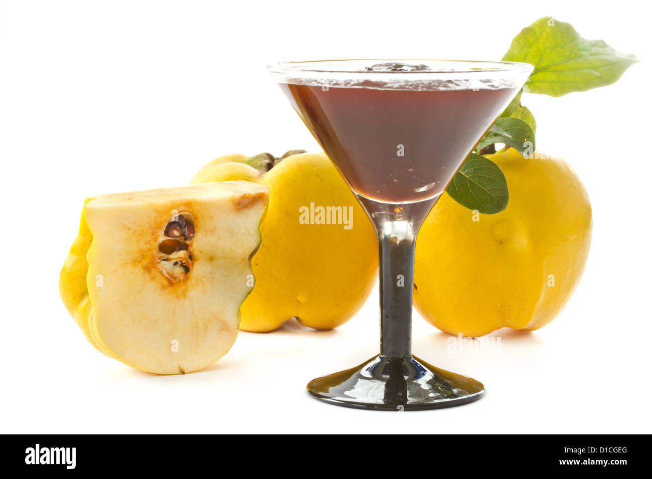 Feuille de coing Banque d'images détourées - Alamy