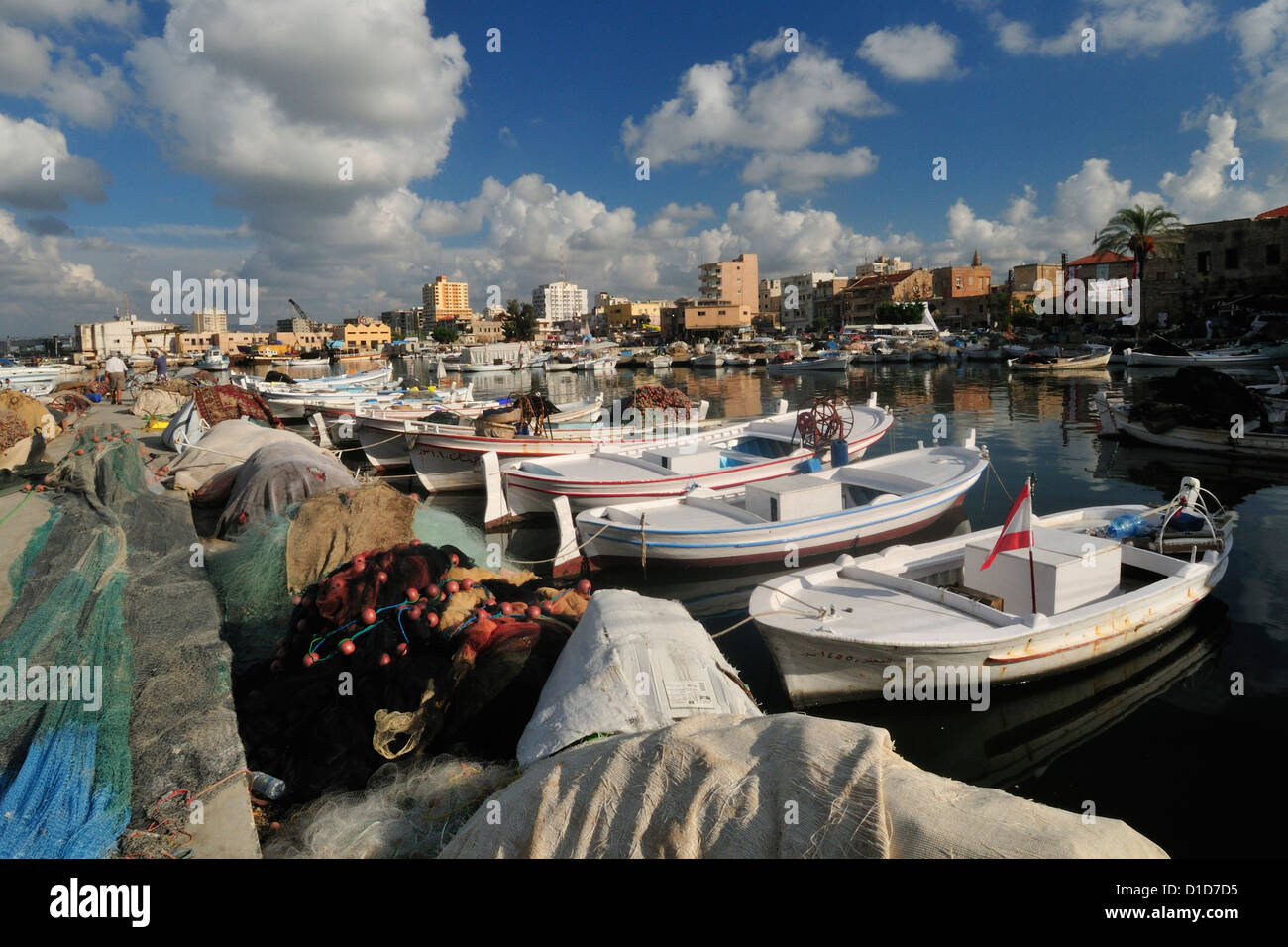Harbour tyre sour lebanon Banque de photographies et d’images à haute ...