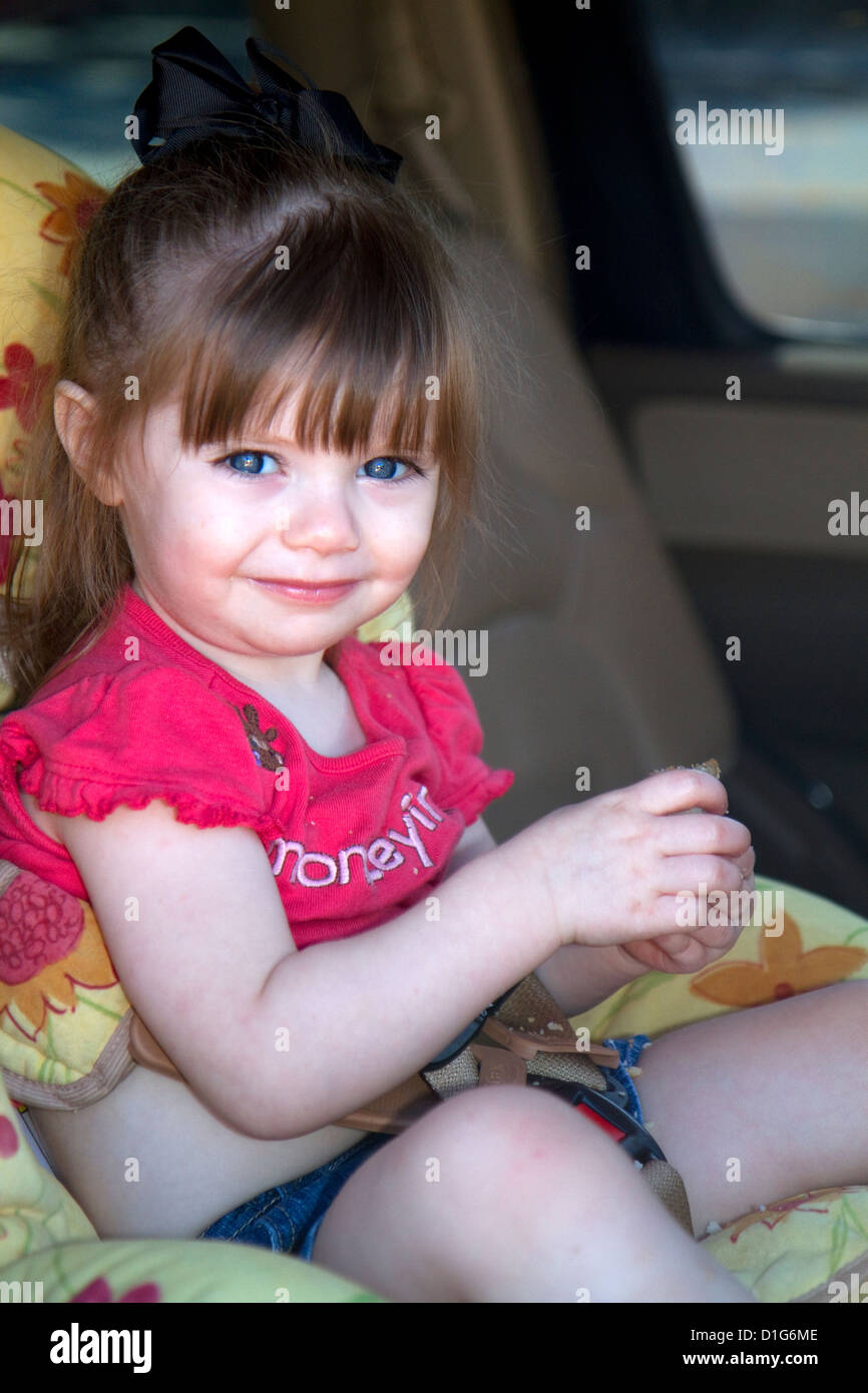 Petit de deux ans Banque de photographies et d’images à haute ...