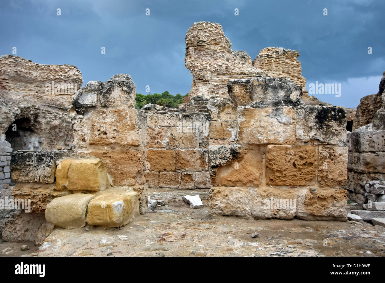Carthage ancient roman wall ruin Banque de photographies et d’images à ...