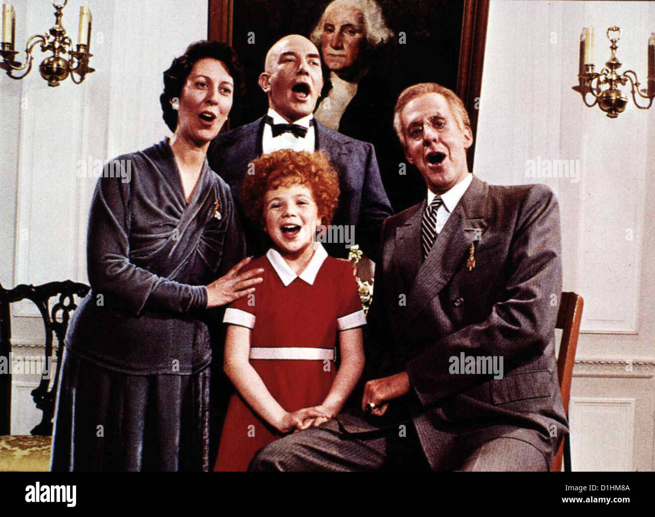 Annie Annie Lettres DeBanzie, Aileen Quinn, Albert Finney (Mo), Edward ...