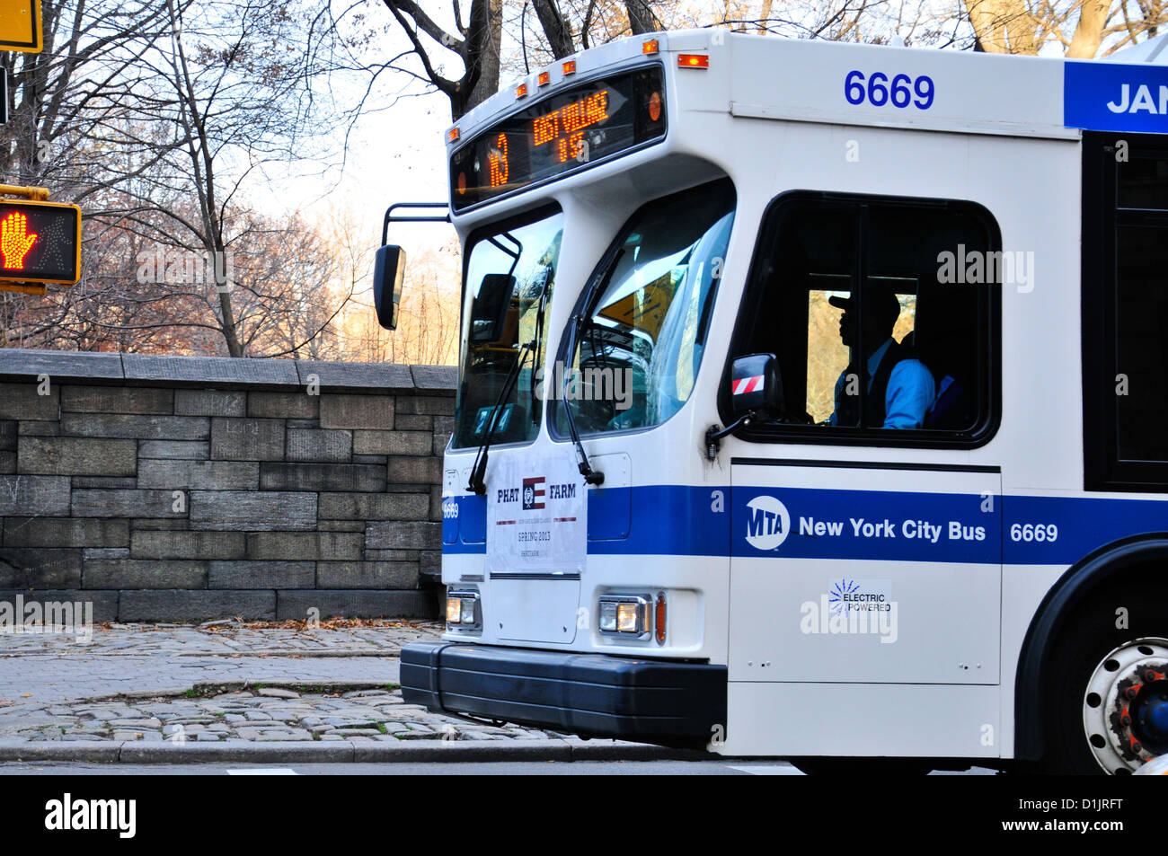 New york city public transportation m3 mta bus Banque de photographies ...