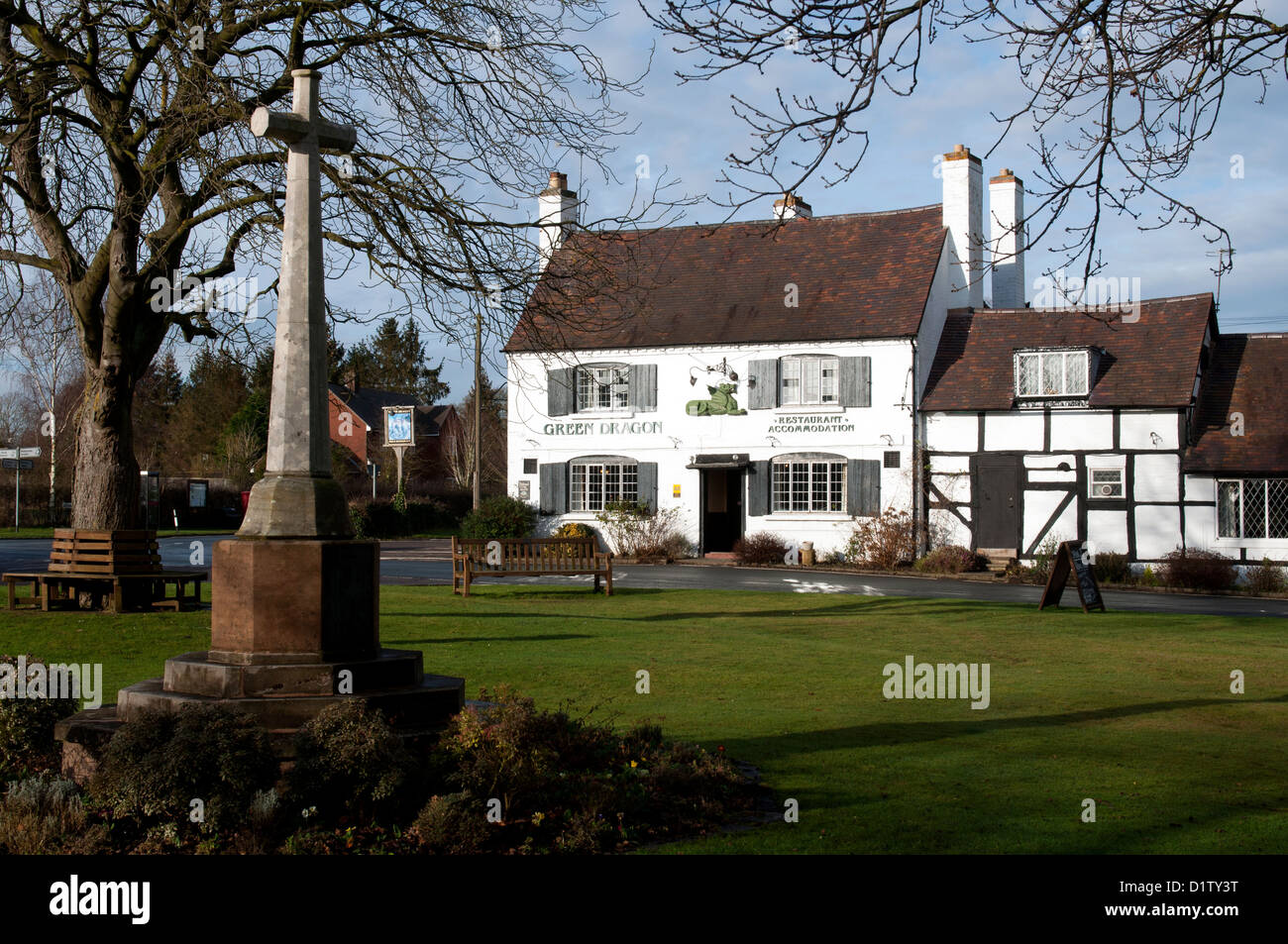 Le dragon vert Banque de photographies et d’images à haute résolution ...
