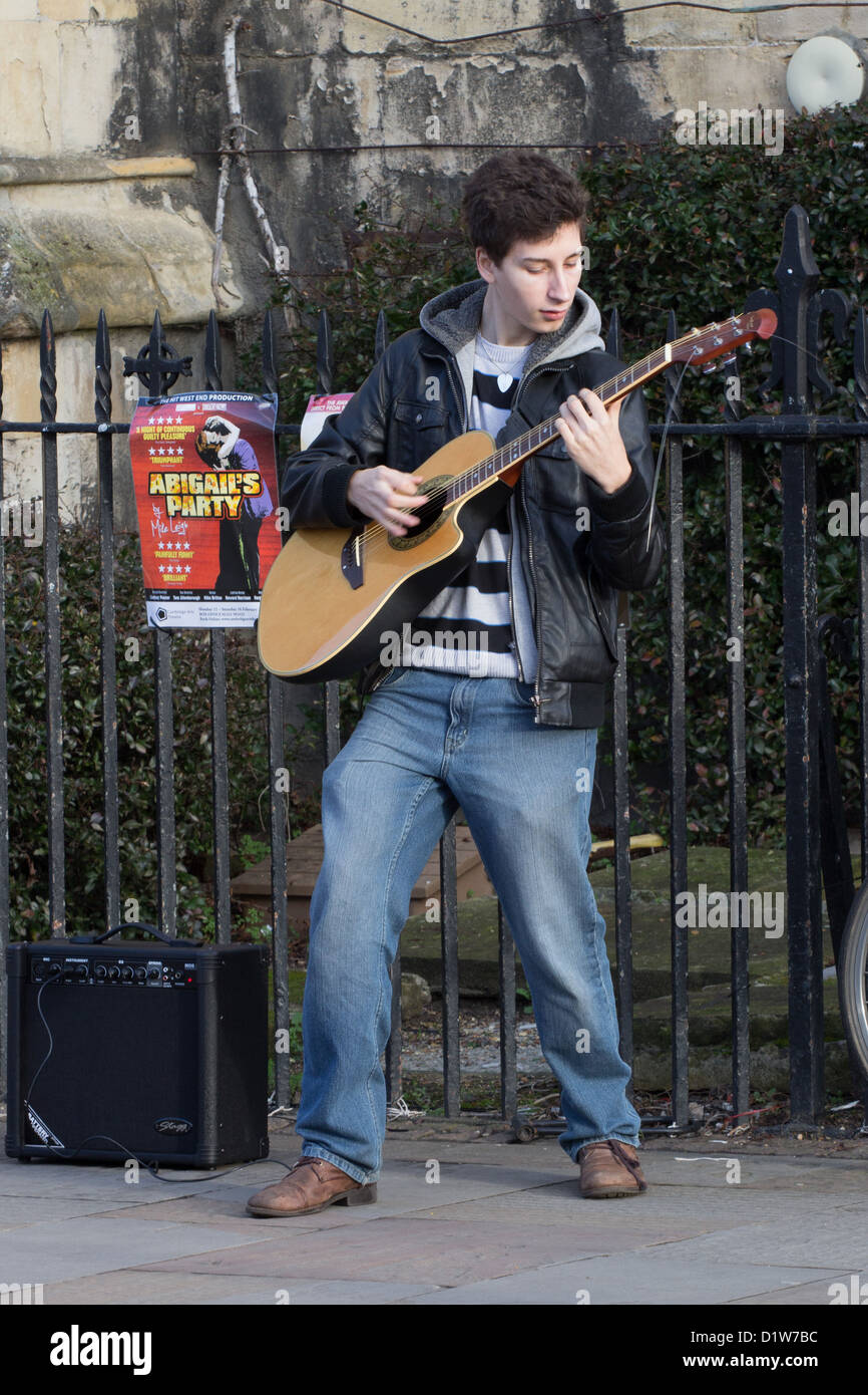 Busker cambridge Banque de photographies et d’images à haute résolution ...