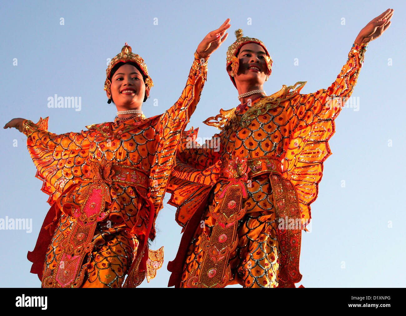 Myanmar mythical symbols Banque de photographies et d’images à haute ...