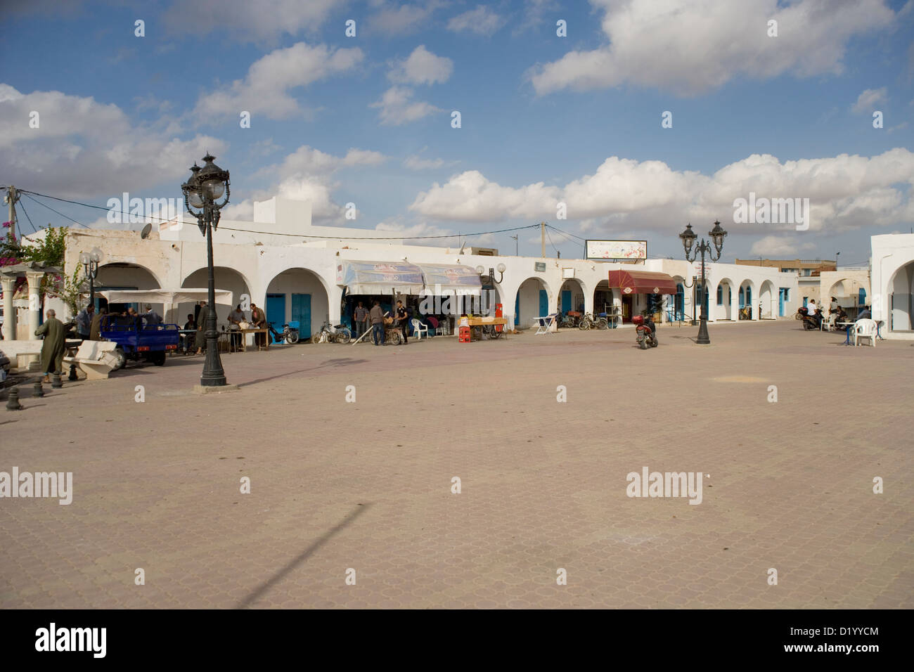 La ville de Guellala sur l'île de Djerba en Tunisie Photo Stock - Alamy