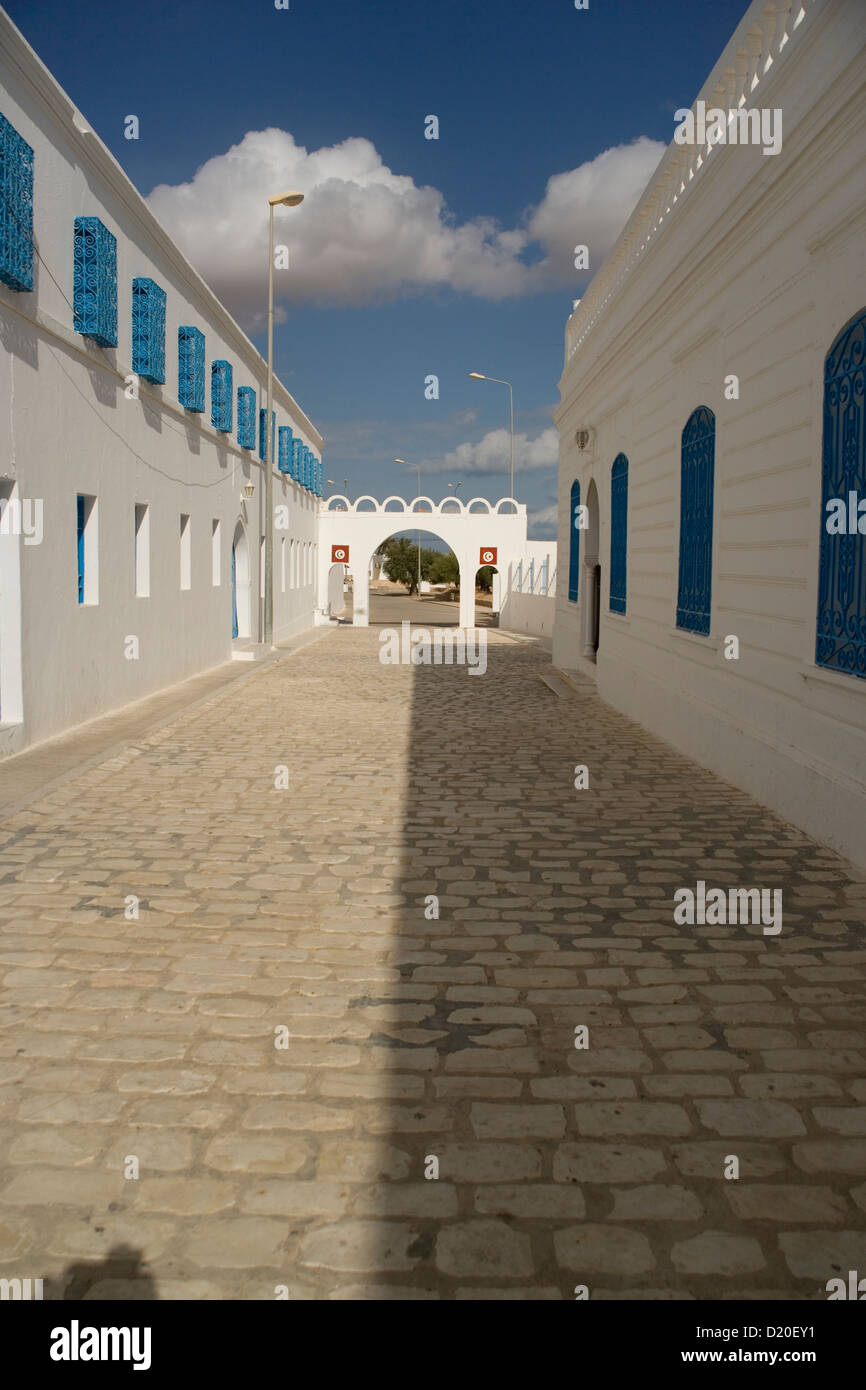 La synagogue El Ghriba, sur l'île de Djerba en Tunisie Photo Stock - Alamy