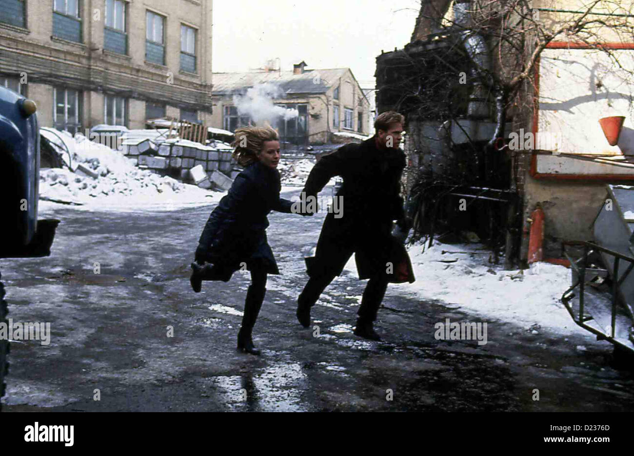 Le Saint - Der Mann Ohne Namen Saint, Emma Russell (Elisabeth Shue), Simon Templar (Val Kilmer ...