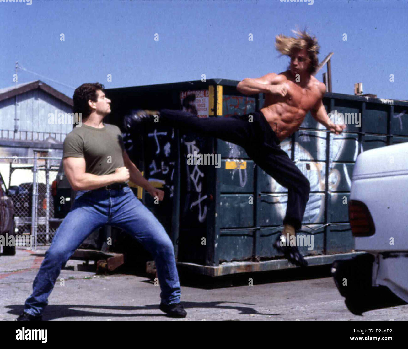 Stranglehold Stranglehold ?, Jerry Trimble Allein tritt Ryan Cooper ...