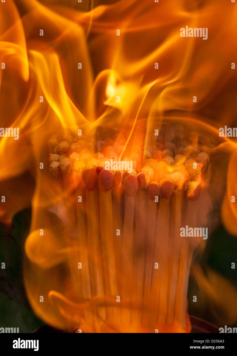 Allume feu Banque de photographies et d’images à haute résolution - Alamy