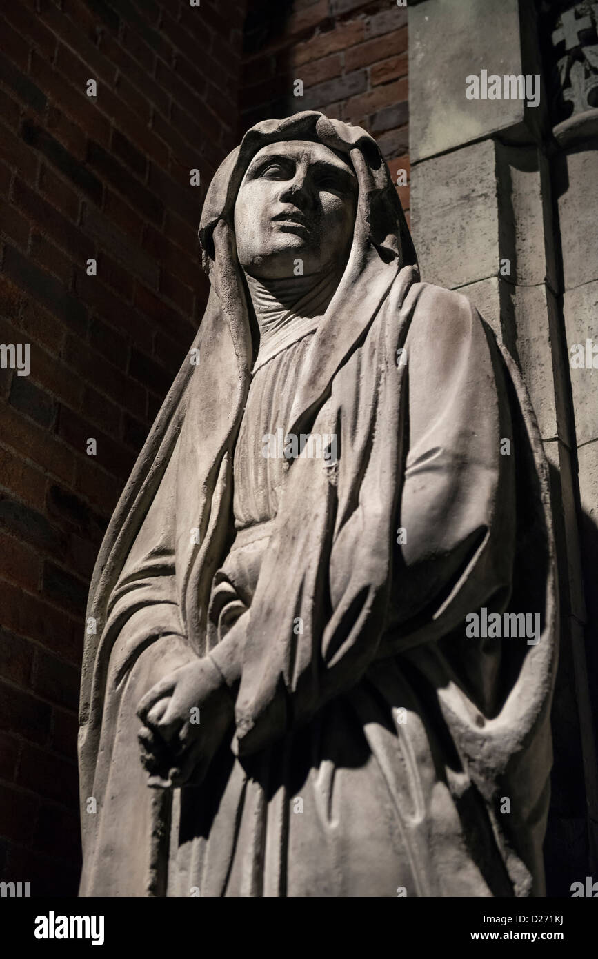 Statue de Marie de la cathédrale Urakami détruite dans l'explosion ...