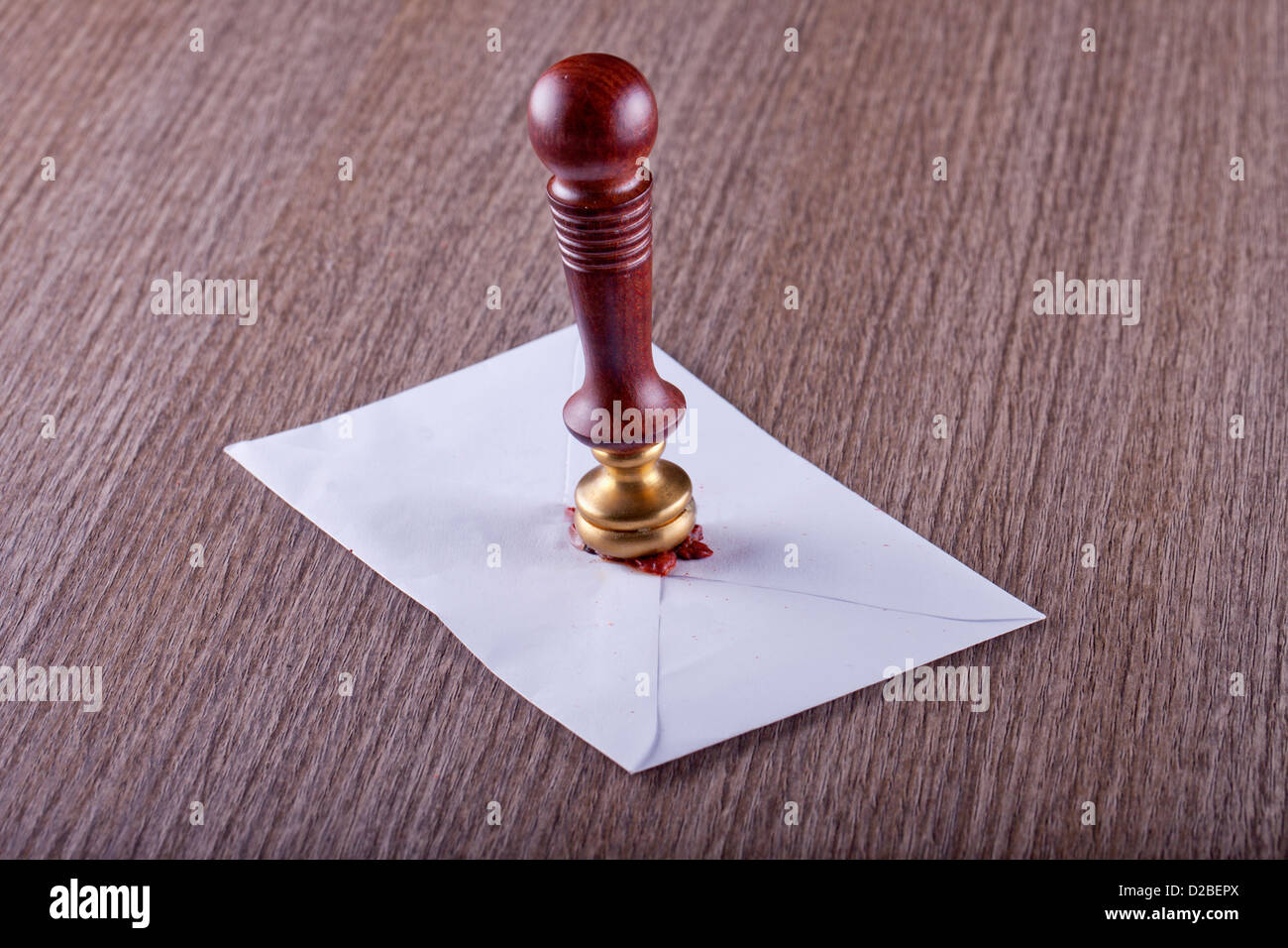 Une vieille enveloppe timbres Banque de photographies et d’images à ...