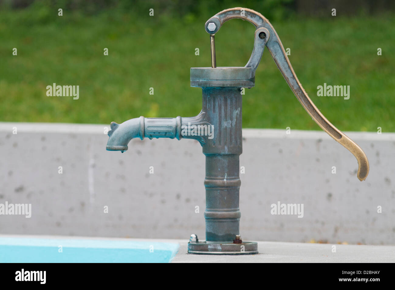 Pompe à main Banque de photographies et d’images à haute résolution - Alamy