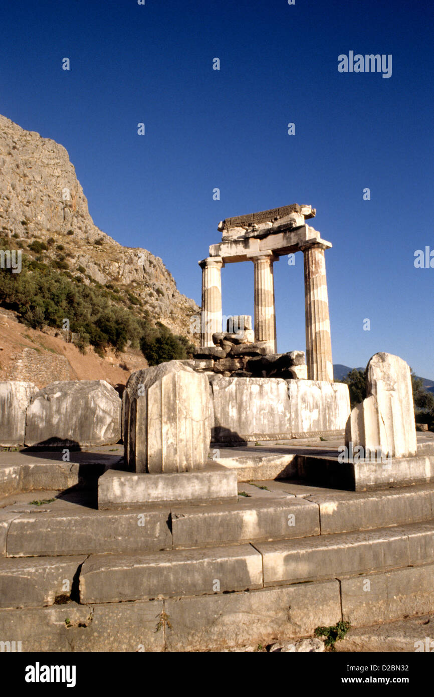 Delphes temple apollon Banque de photographies et d’images à haute ...