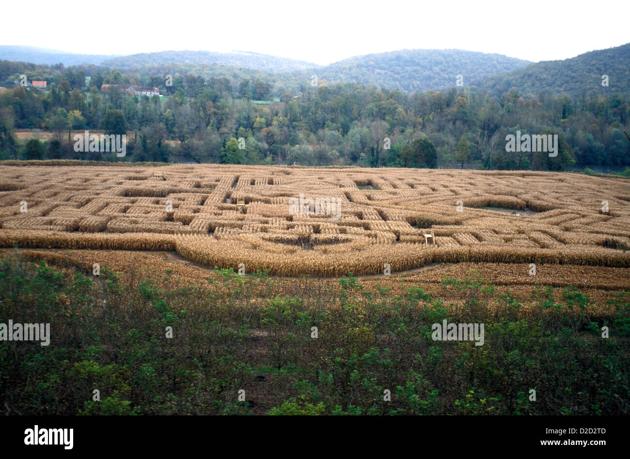 Labyrinthe maïs france Banque de photographies et d’images à haute ...