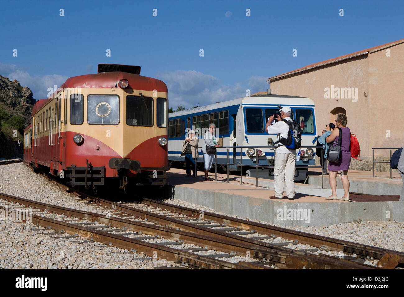Corse : L'Ile Rousse - Le Trinighellu / train tramway Photo Stock - Alamy