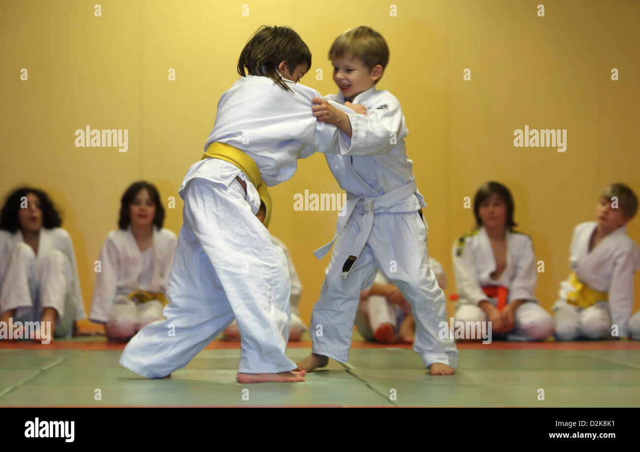 Judo garçon Banque de photographies et d’images à haute résolution ...
