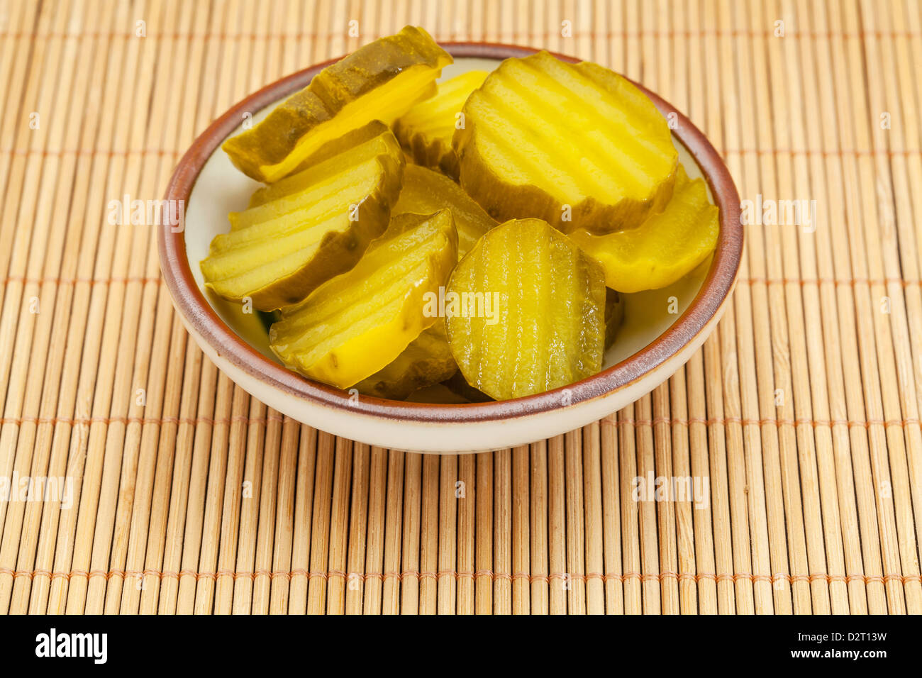 Tranches de cornichons Banque de photographies et d’images à haute ...