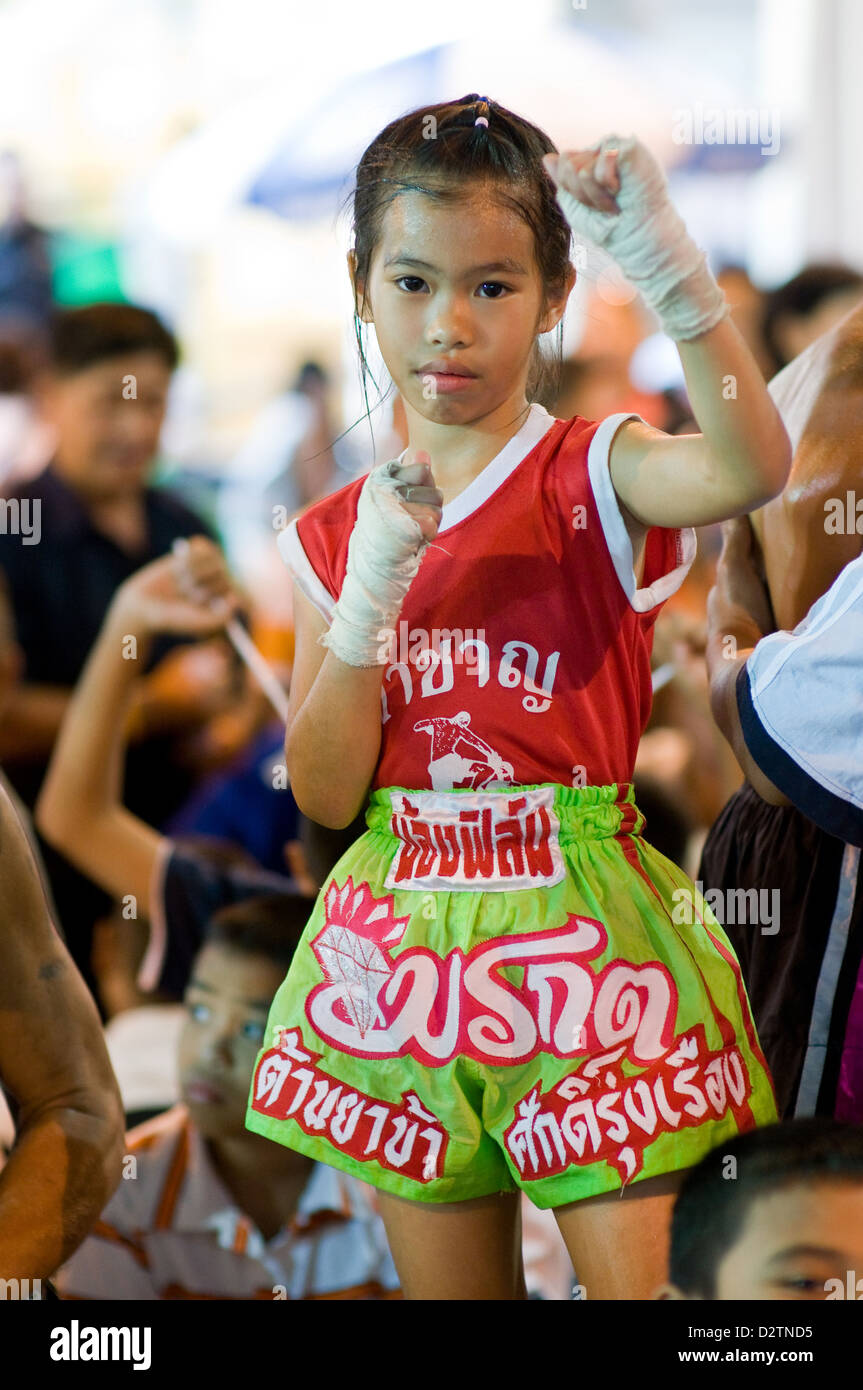 Little Muay Thai Boxing Girl Banque De Photographies Et Dimages à Haute Résolution Alamy