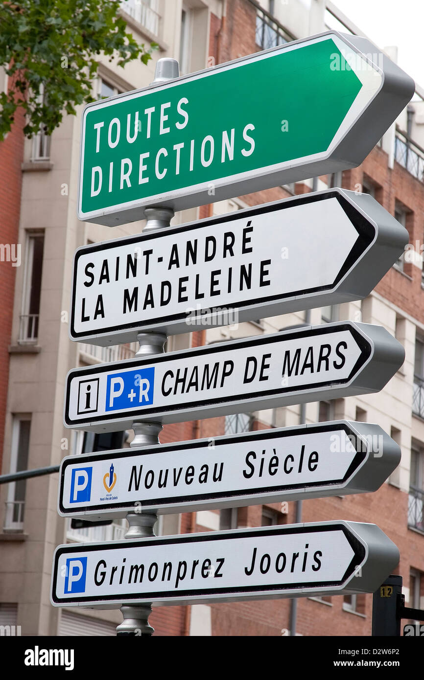 Panneau de signalisation toutes directions Banque de photographies et d ...
