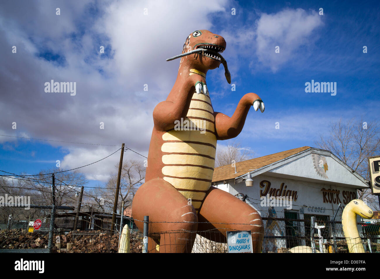Route 66 arizona dinosaur Banque de photographies et d’images à haute ...