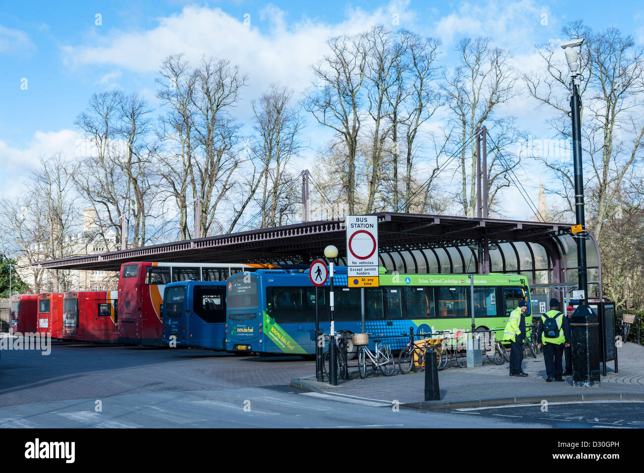 Station bus Banque de photographies et d’images à haute résolution - Alamy