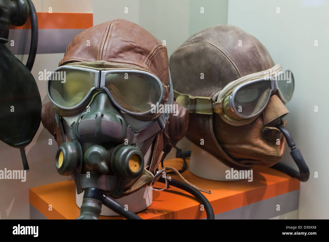 Oxygen masks Banque de photographies et d’images à haute résolution - Alamy