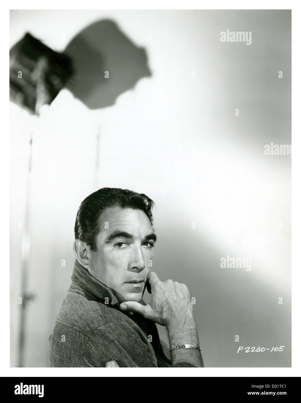 Anthony quinn Banque de photographies et d’images à haute résolution ...