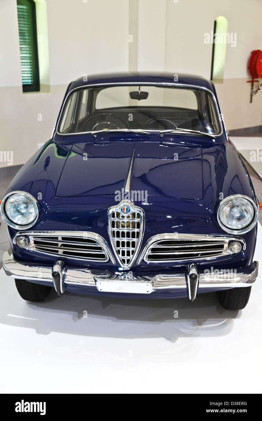 Une collection de voitures Alfa Romeo Photo Stock - Alamy