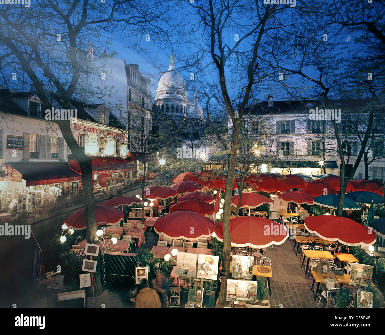 Place du tertre montmartre nuit Banque de photographies et d’images à ...