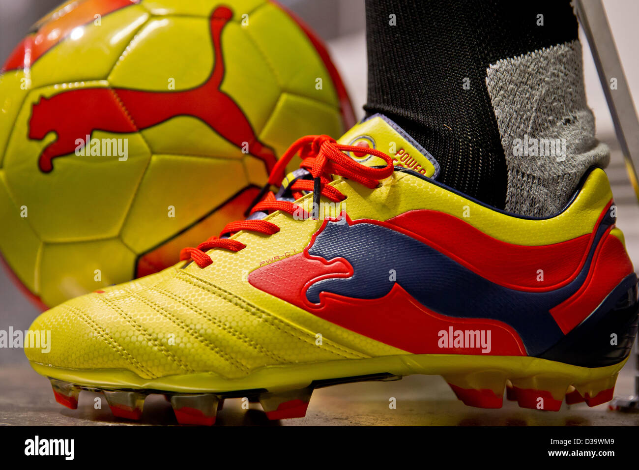 Puma logo Banque de photographies et d’images à haute résolution - Alamy