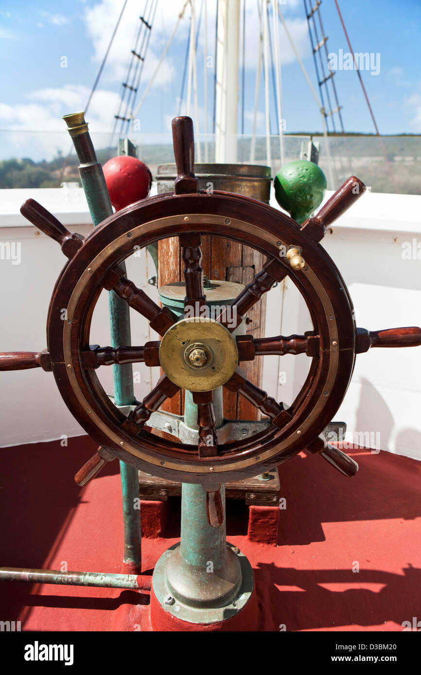 Vieille roue de bateau Banque de photographies et d’images à haute résolution - Page 2 - Alamy
