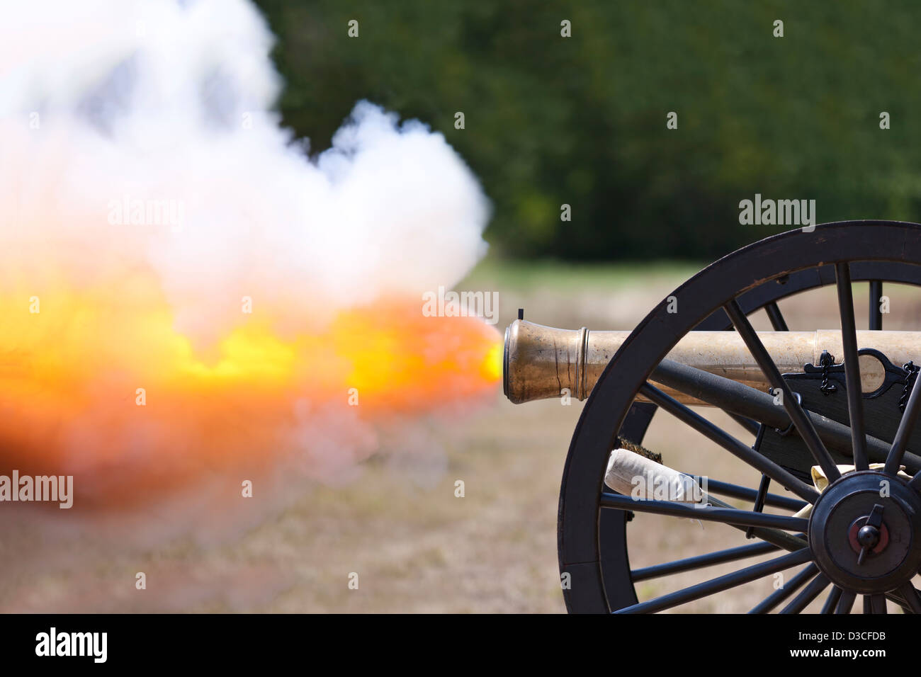 Feu de canon Banque de photographies et d’images à haute résolution - Alamy